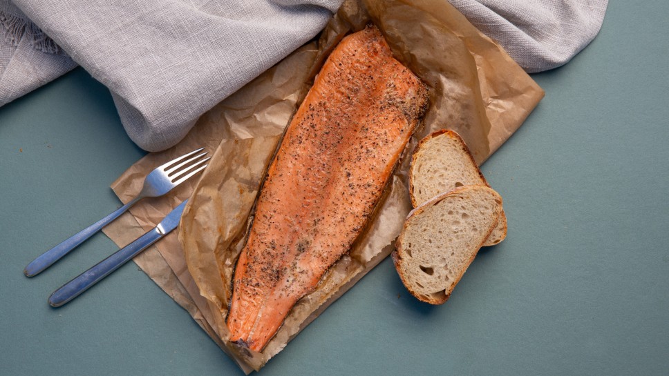 Lachsforellenfilet Stremel-Art mit Pfefferkruste
