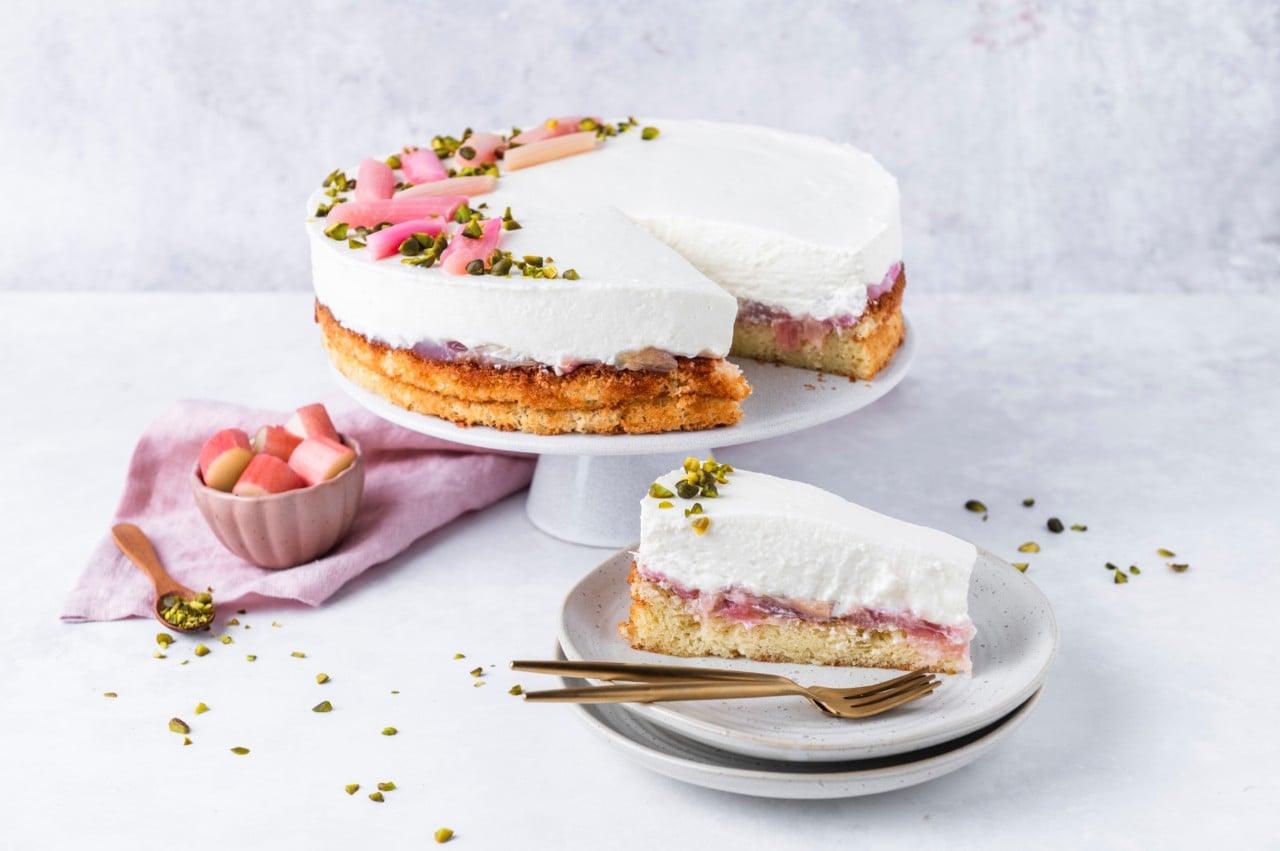 Skyr Torte mit Rhabarber » Rezept | SPAR Mahlzeit!